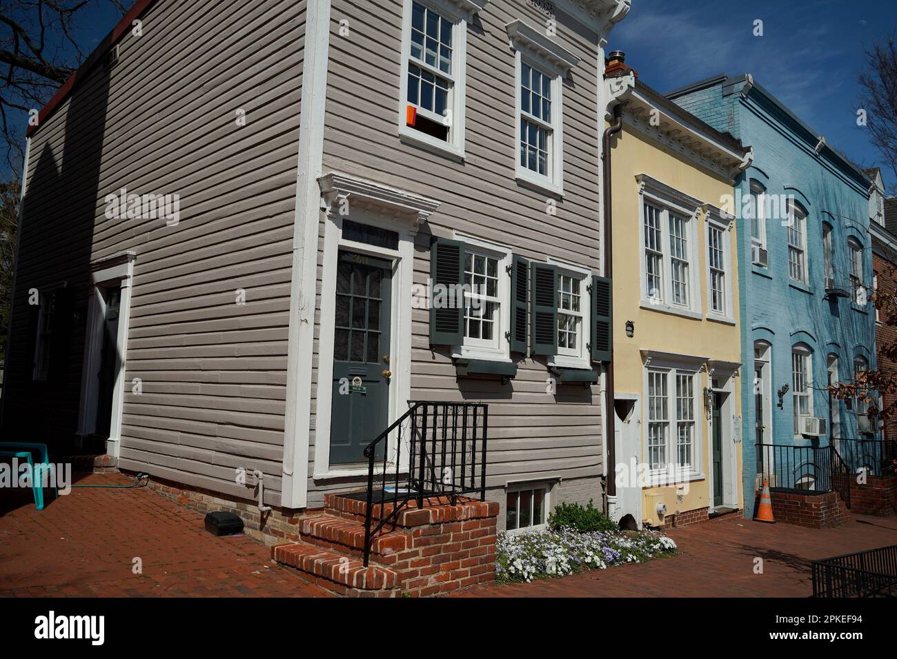 Georgetown neighborhood row houses hi-res stock photography and images ...