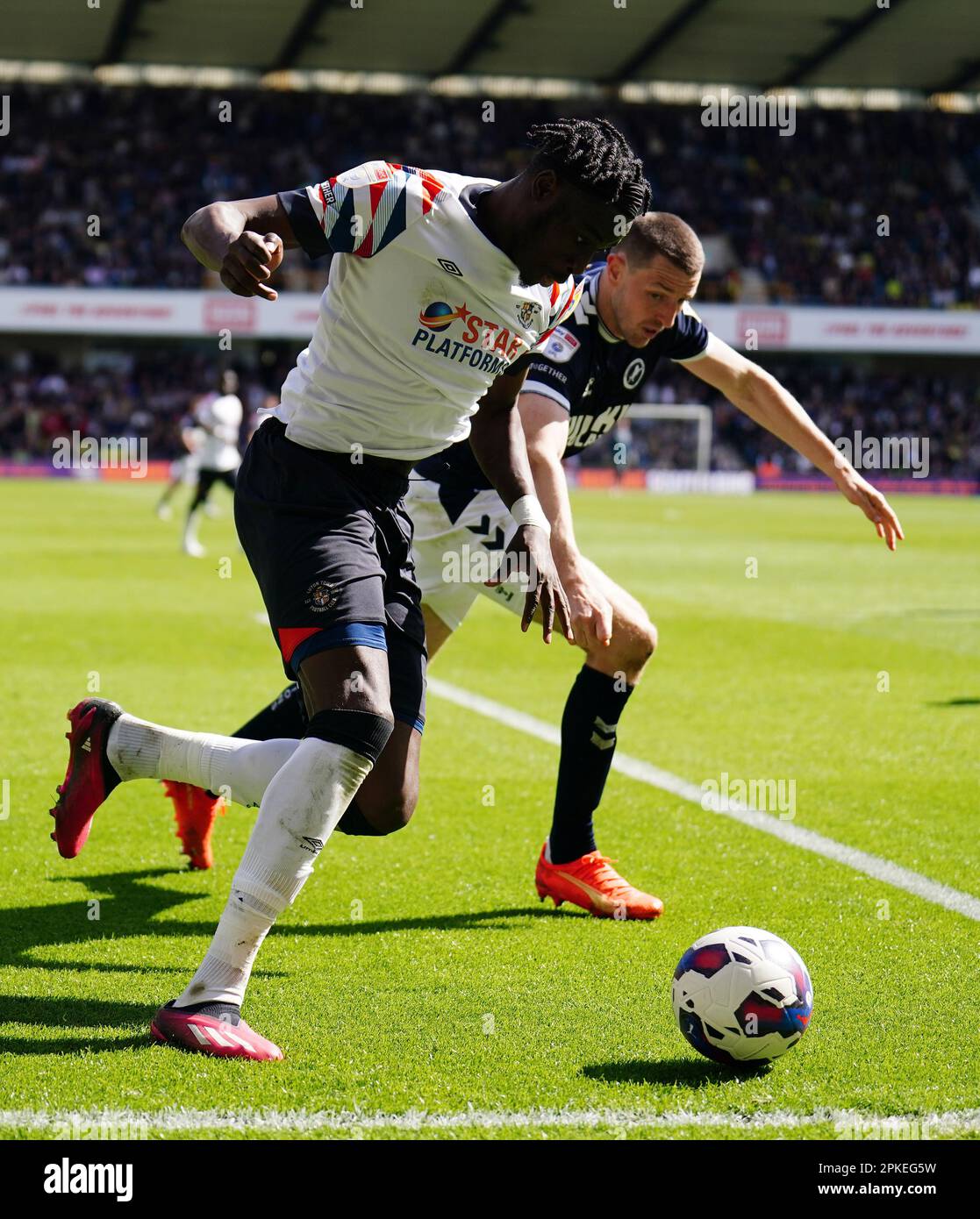 Efl championship ball 2023 hi-res stock photography and images - Alamy