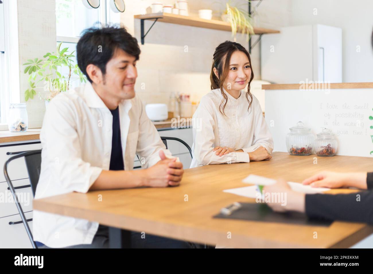 Contract explanation hi-res stock photography and images - Alamy