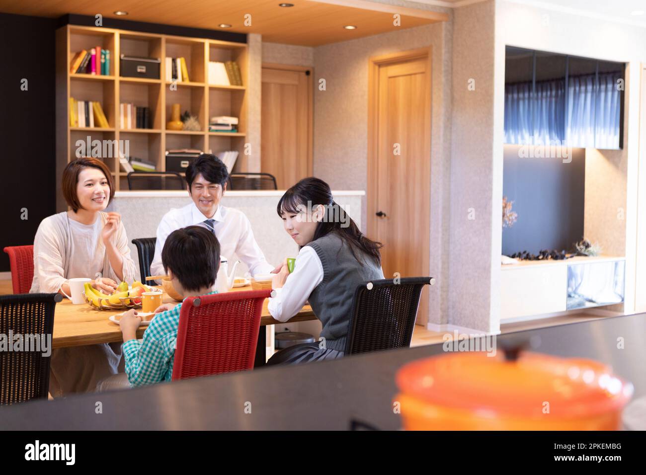 Family Eating Breakfast Stock Photo - Alamy