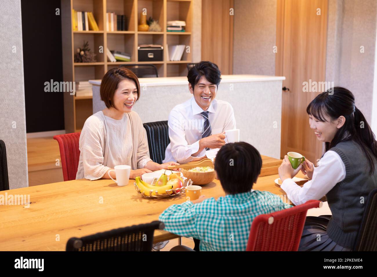 Family eating breakfast Stock Photo - Alamy