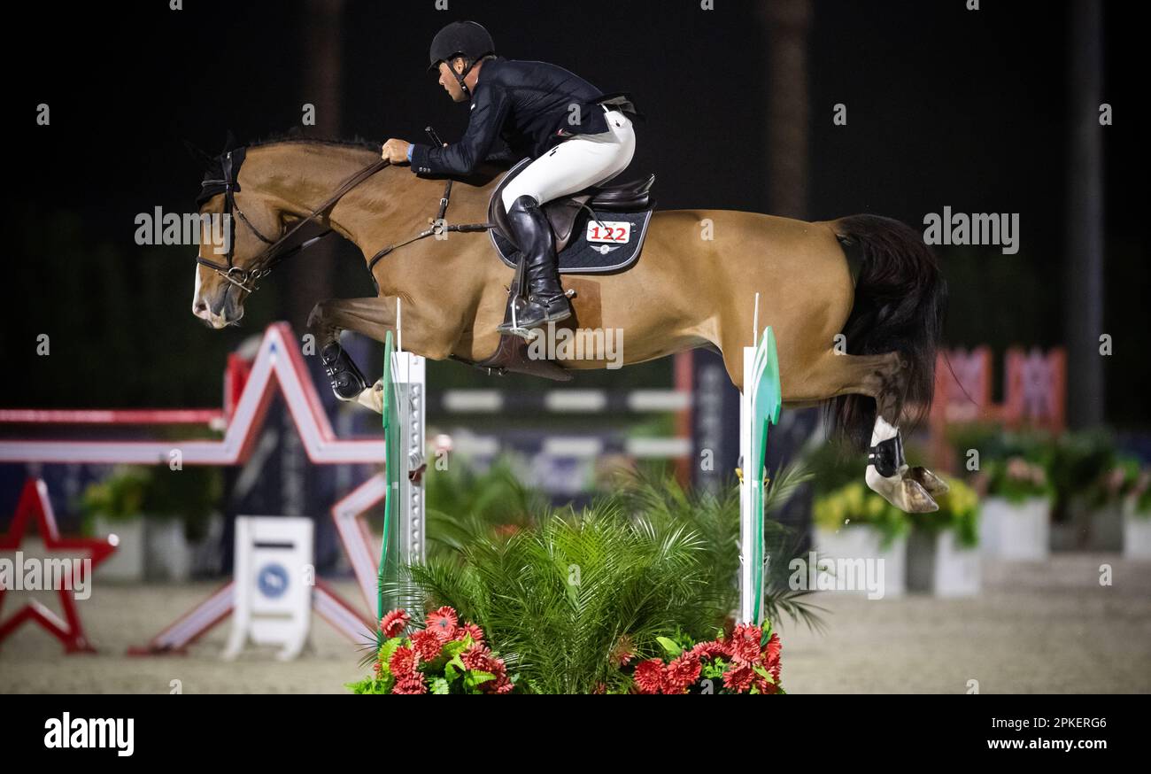 Kyle King of the United States competes during a Major League Show ...