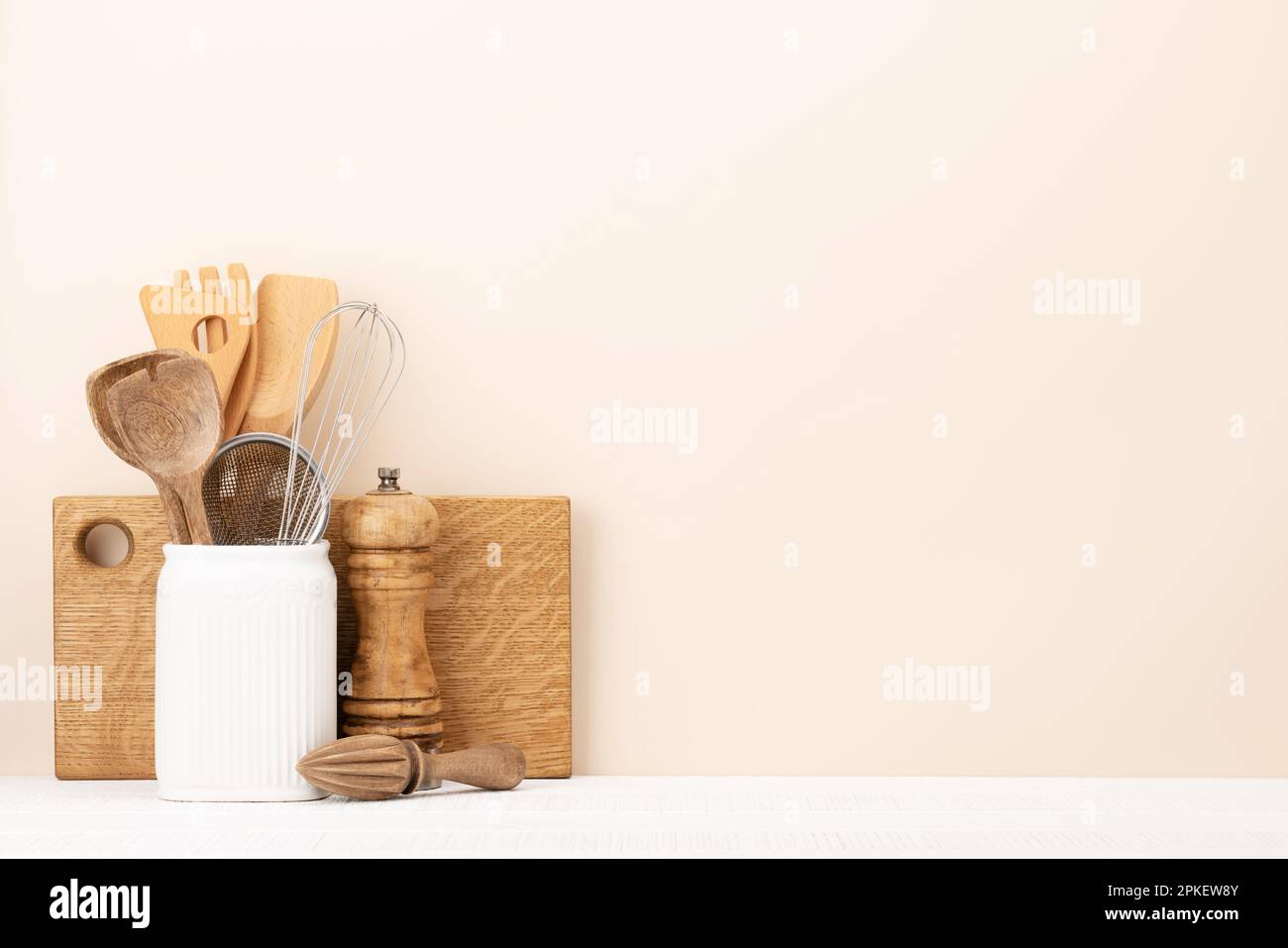 Colander beige kitchen equipment hi-res stock photography and images ...