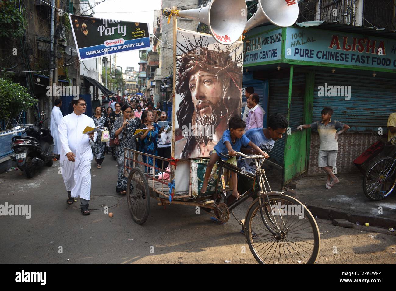 Kolkata, India. 07th Apr, 2023. Christian devotees participate in Good ...