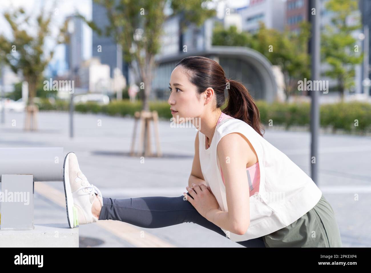 Women preparing for exercise Stock Photo - Alamy