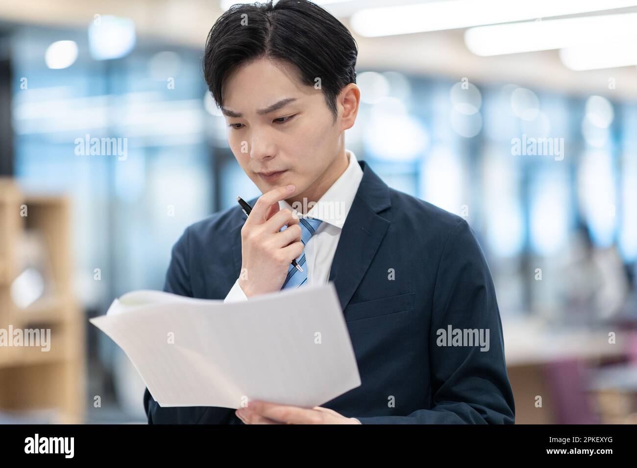 Checking documents hi-res stock photography and images - Alamy