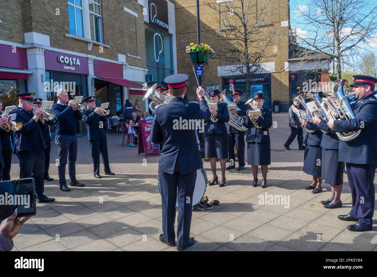 Staines, UK. 7 Apr 2023. The band plays for a hymn. Christians in ...