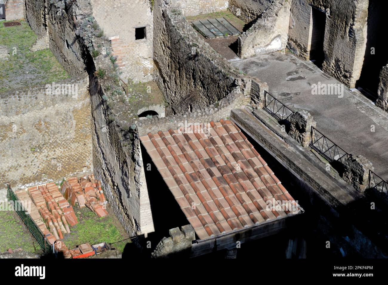 Roofing heritage hi-res stock photography and images - Alamy