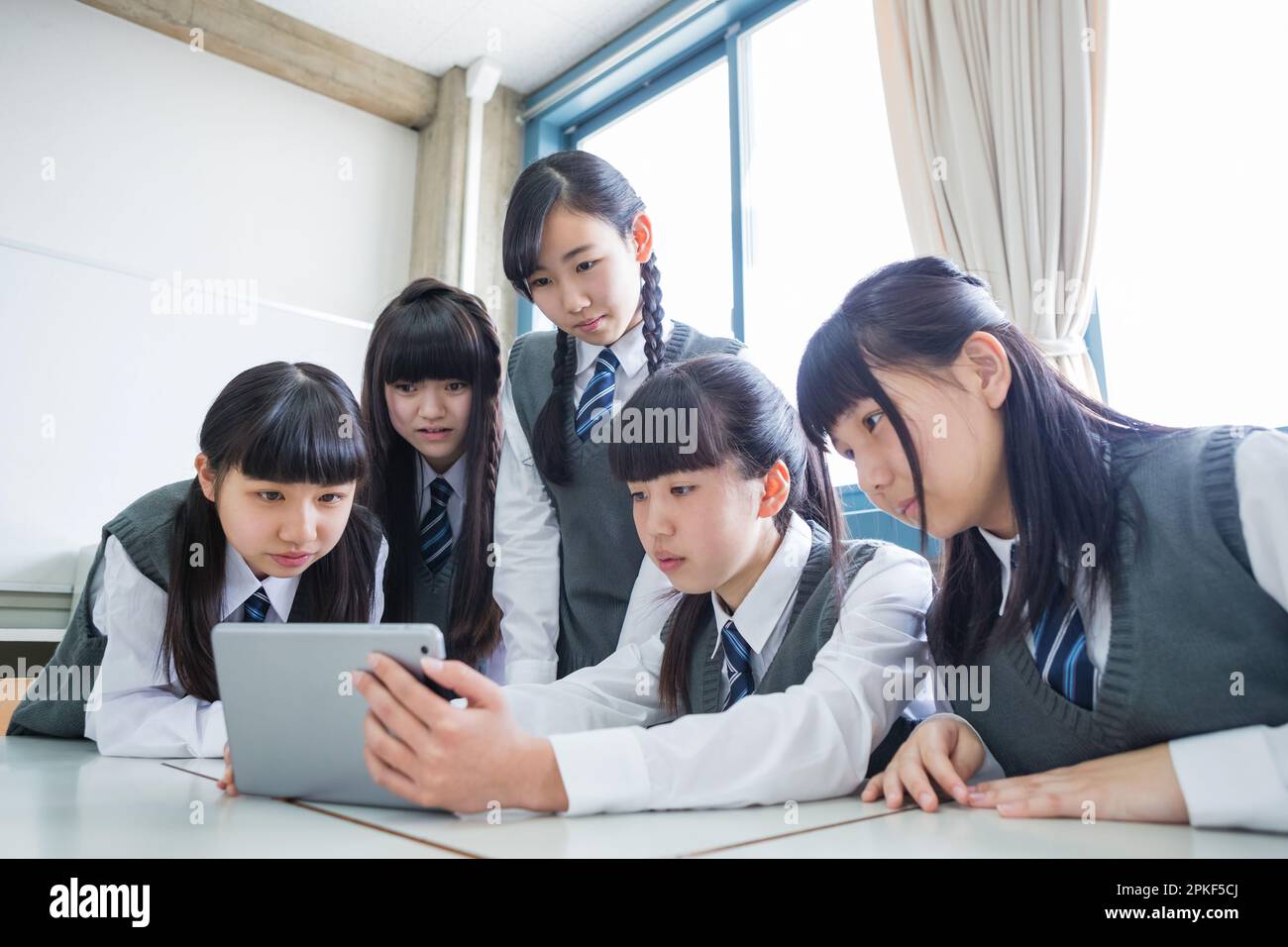 Group work at school hi-res stock photography and images - Alamy