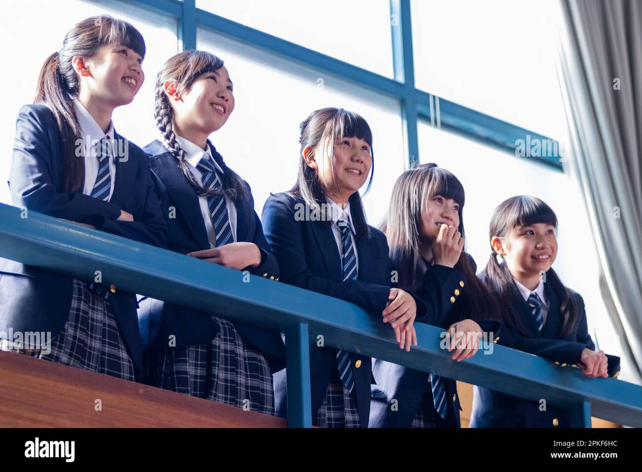 Second floor railing hi-res stock photography and images - Alamy