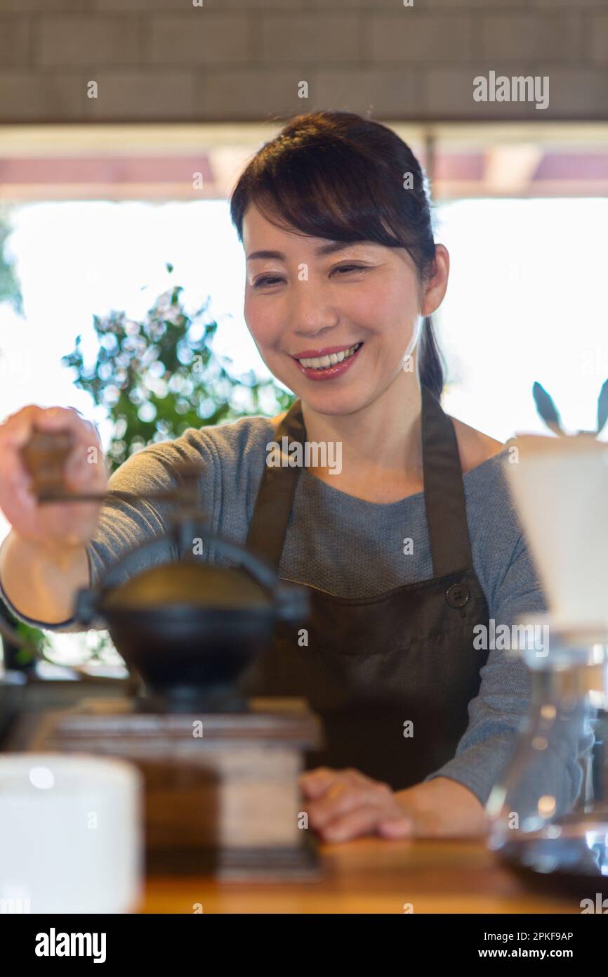 Japanese woman eating beans hi-res stock photography and images - Alamy