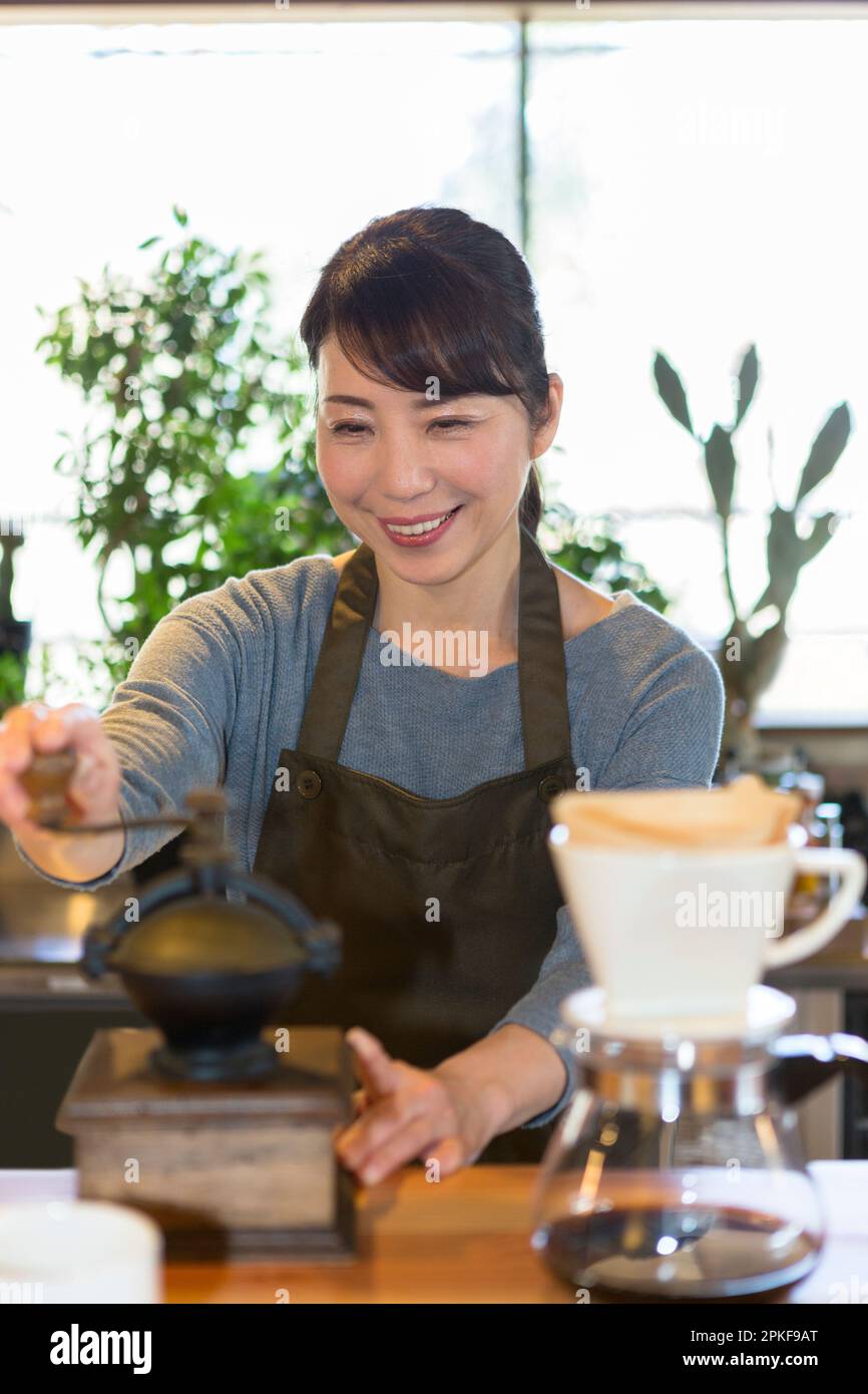 Japanese woman eating beans hi-res stock photography and images - Alamy
