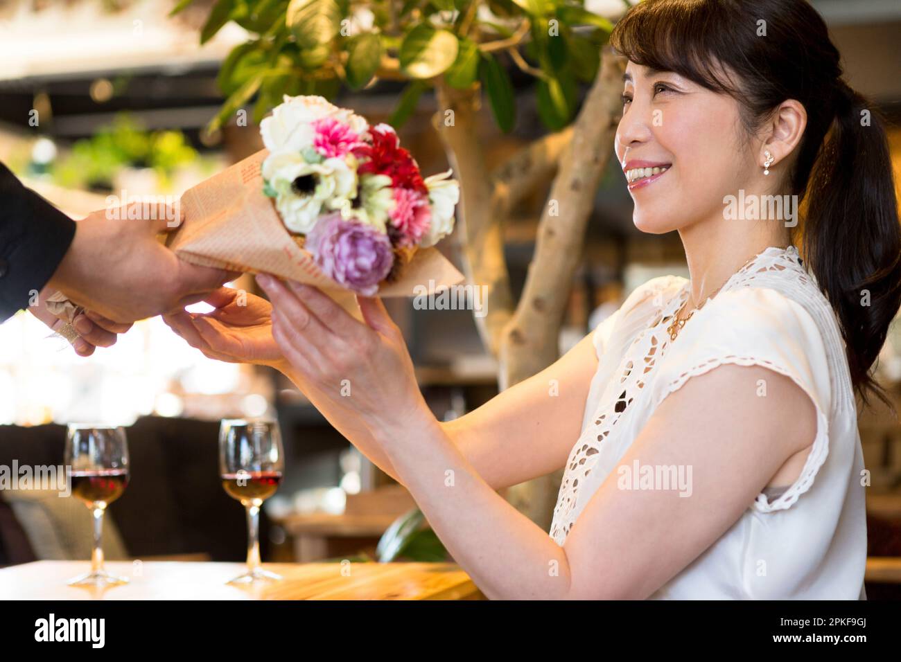 Talking bouquet hi-res stock photography and images - Alamy