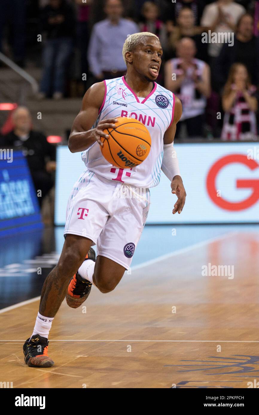 Bonn, Deutschland. 05th Apr, 2023. TJ SHORTS II (BON, mi.) on the ball ...