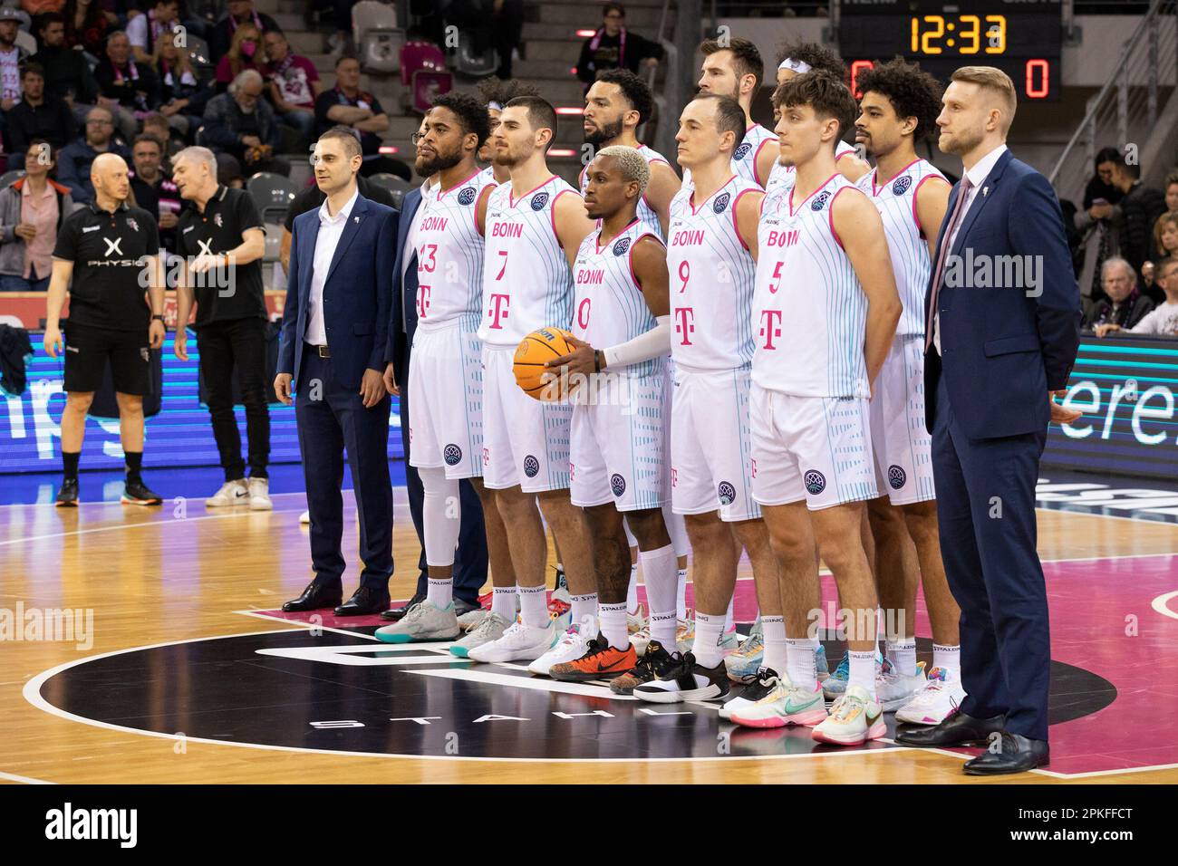 Bonn, Deutschland. 05th Apr, 2023. The Telekom Baskets (BON) team, left ...