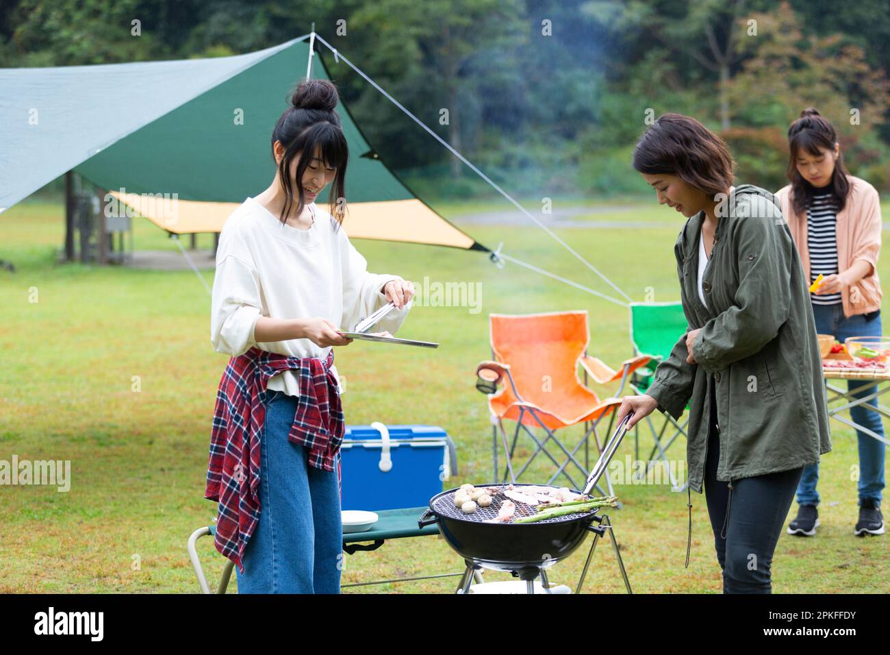 Bell tent woman hi-res stock photography and images - Alamy