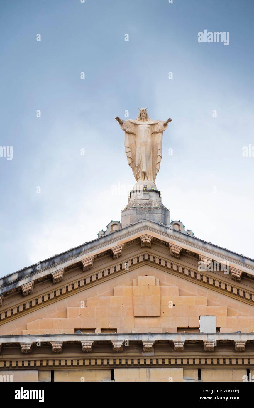 Pediment hi-res stock photography and images - Alamy