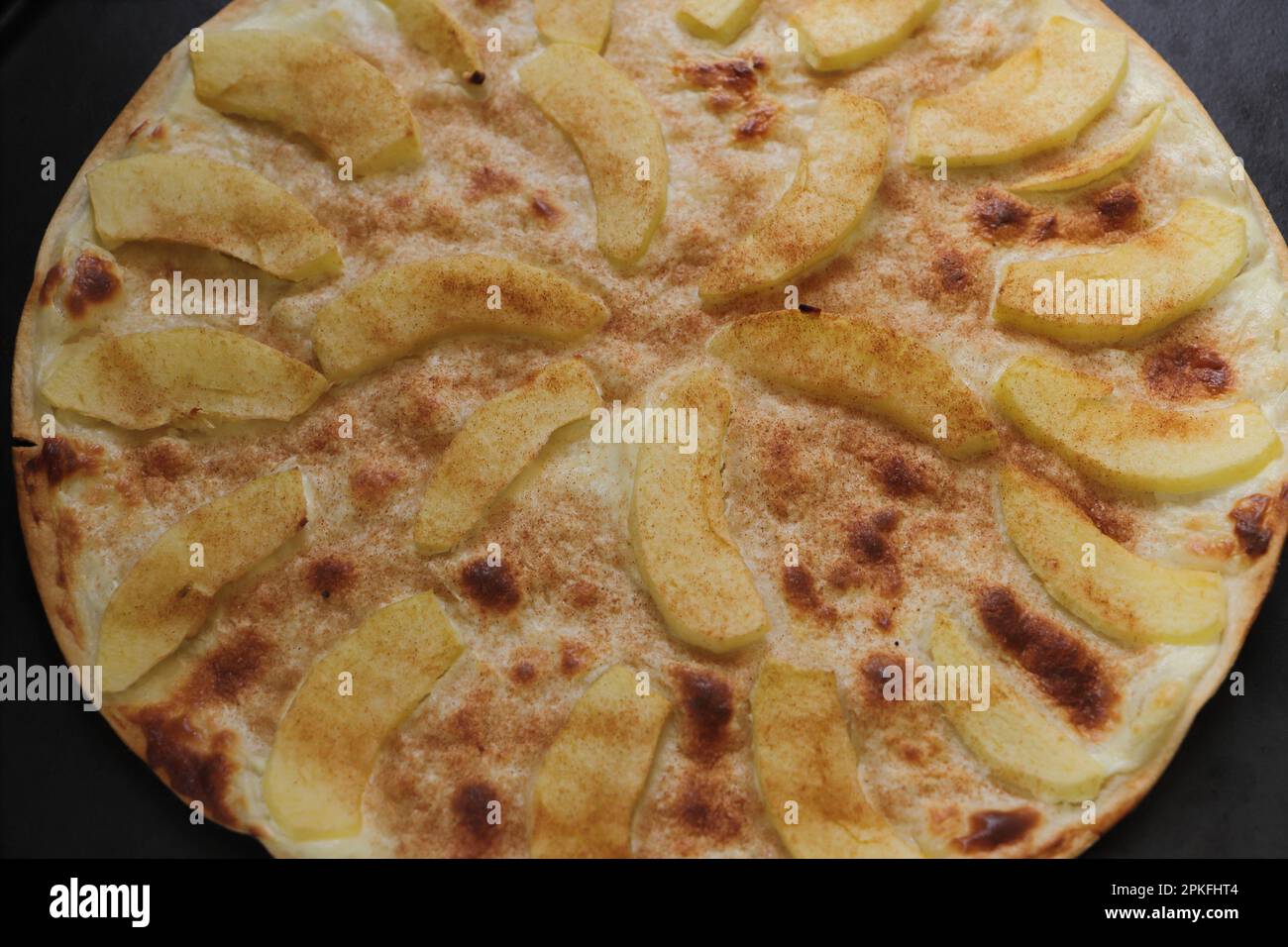 Apple flambe hi-res stock photography and images - Alamy