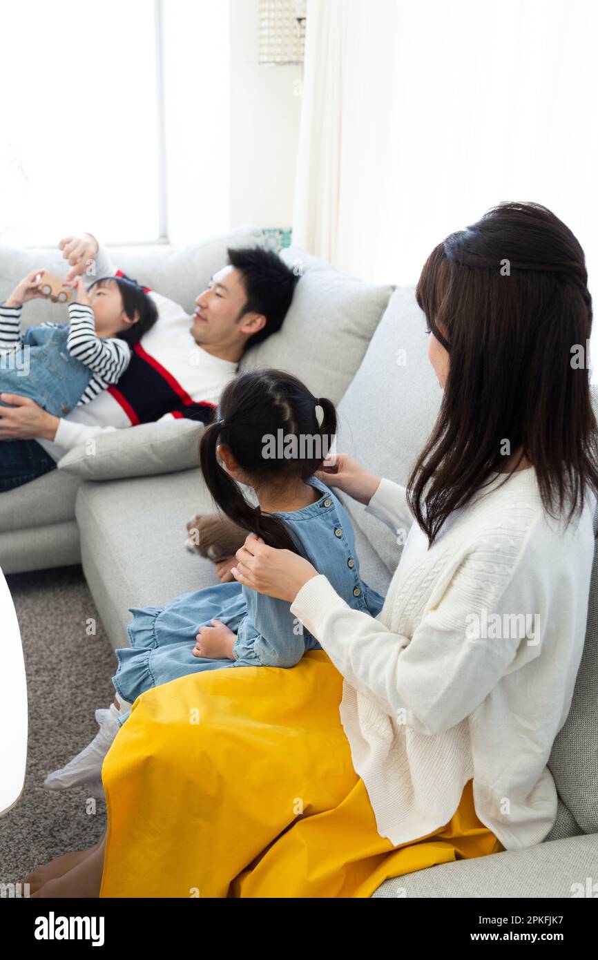 Indoor family hi-res stock photography and images - Alamy