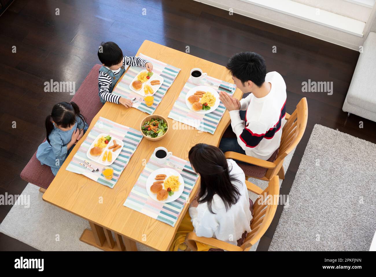Families Eating Breakfast Stock Photo - Alamy