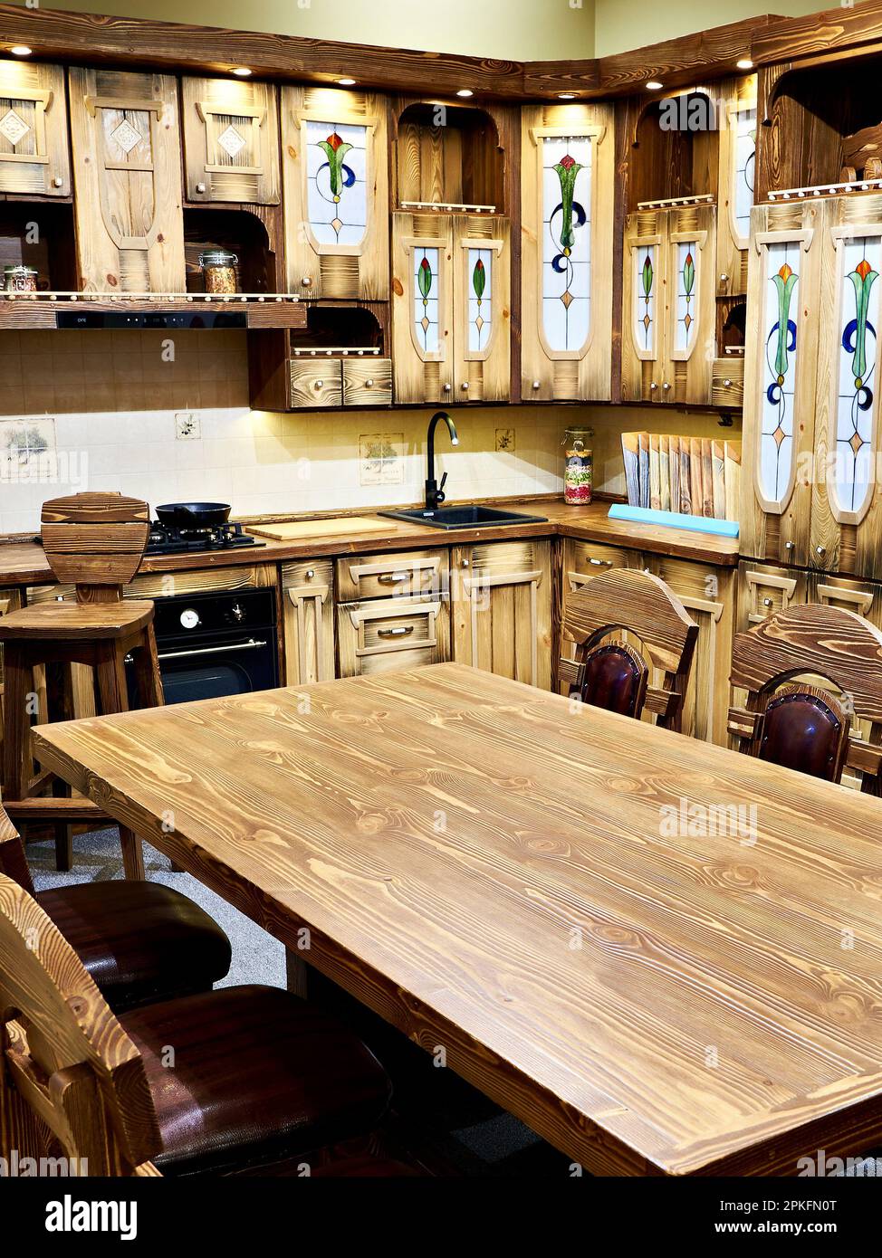 Old fashioned kitchen hi-res stock photography and images - Alamy