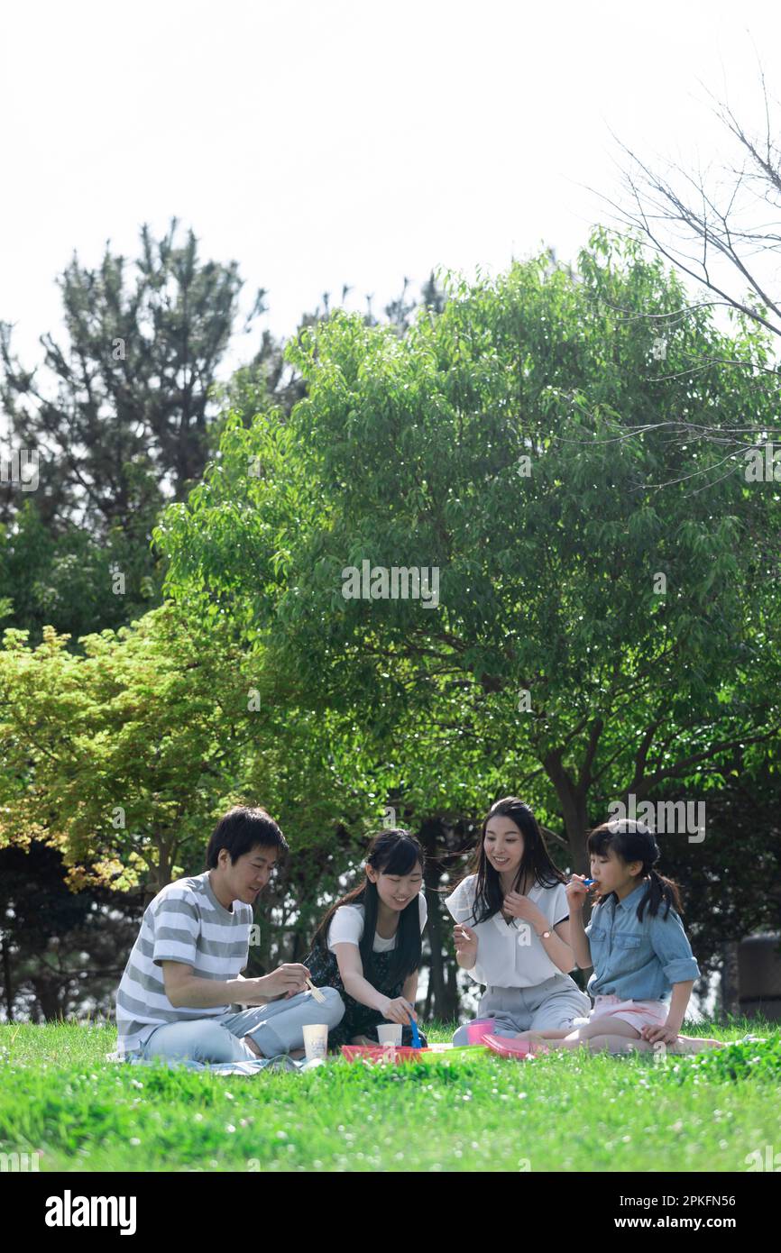 Picnic children lunchbox hi-res stock photography and images - Alamy