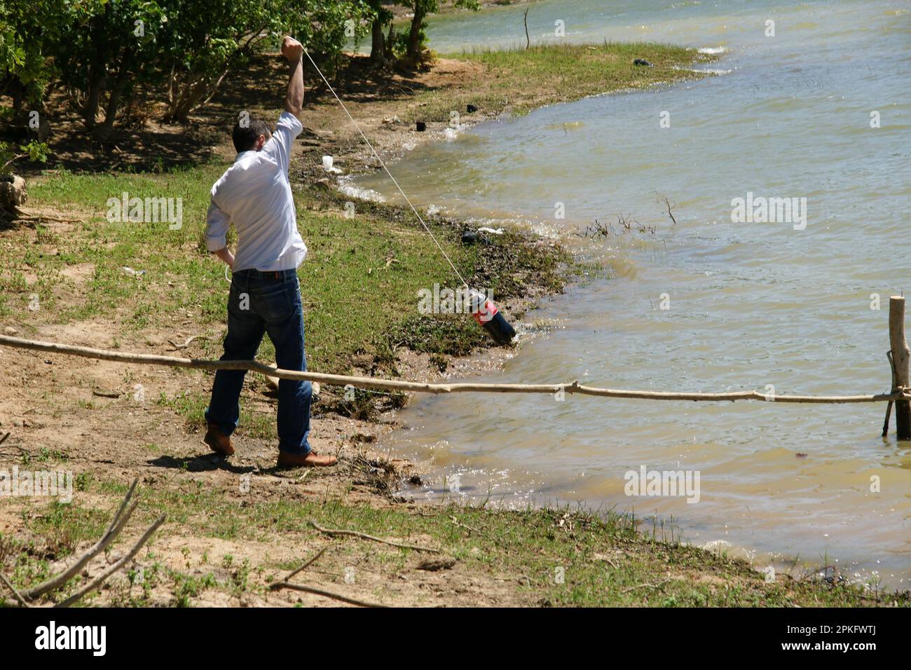 People fishing in istanbul hi-res stock photography and images - Alamy