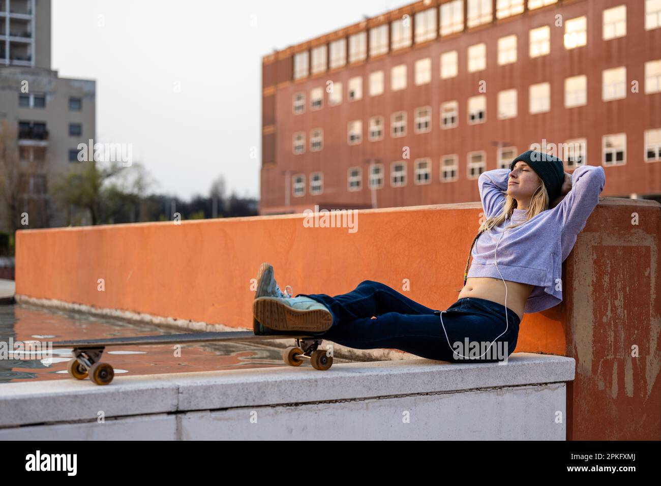 Toothy edge hi-res stock photography and images - Alamy