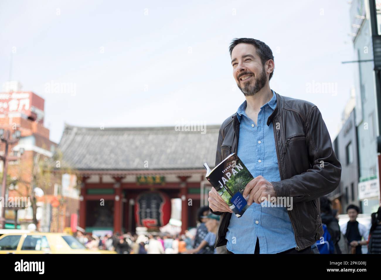 Foreign tourist front in hi-res stock photography and images - Alamy