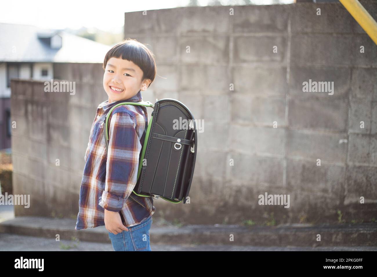 Back school smiling child hi-res stock photography and images - Alamy