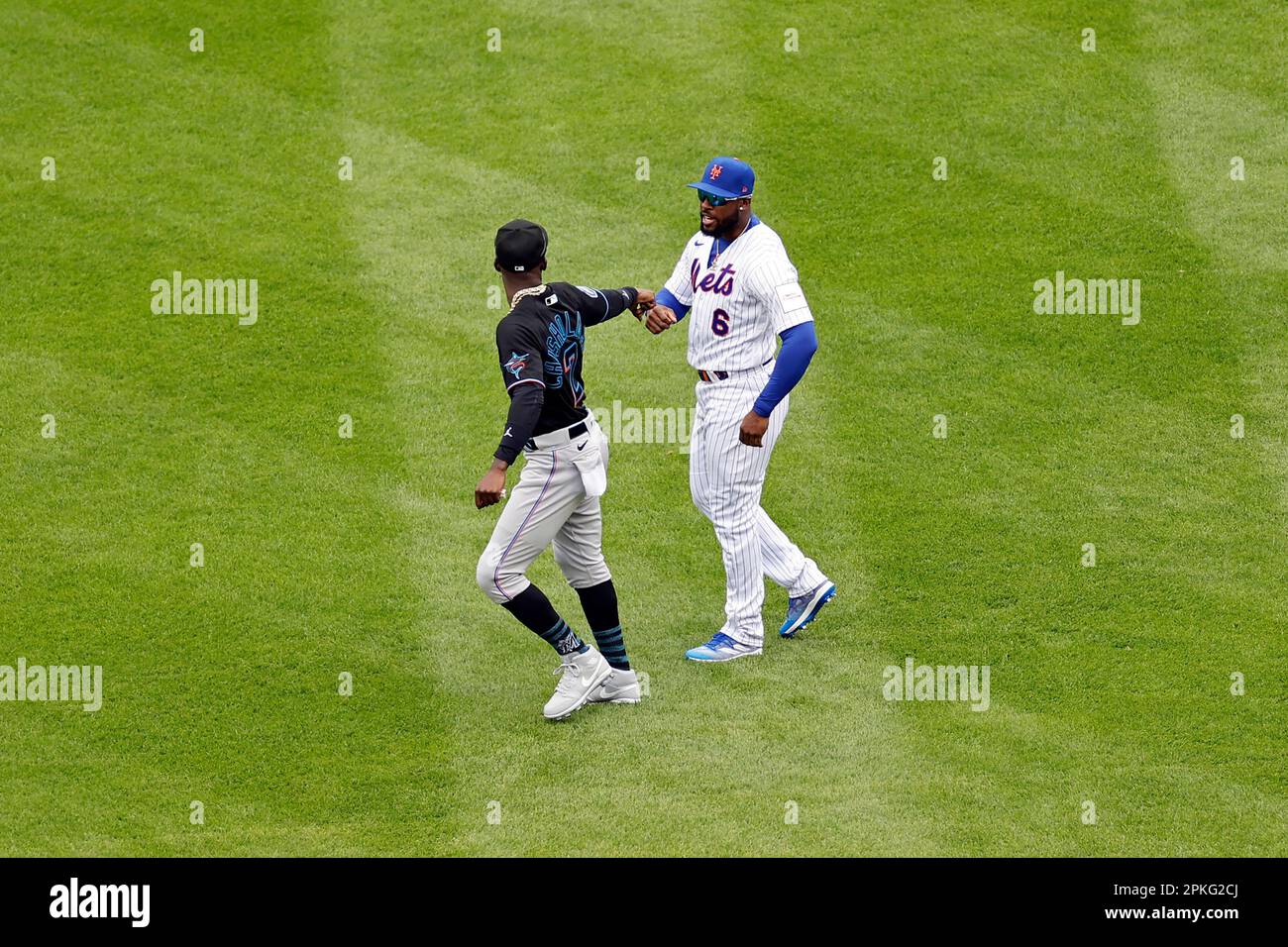New York Mets right fielder Starling Marte (6) and Miami Marlins center ...