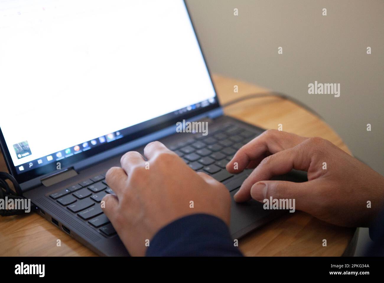 Male hands scrolling typing hi-res stock photography and images - Alamy