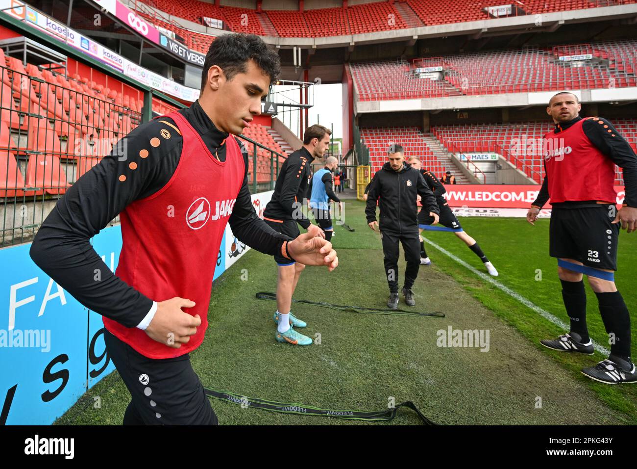 Leon Teo Quintero (3) of KMSK Deinze pictured during warming up of a ...