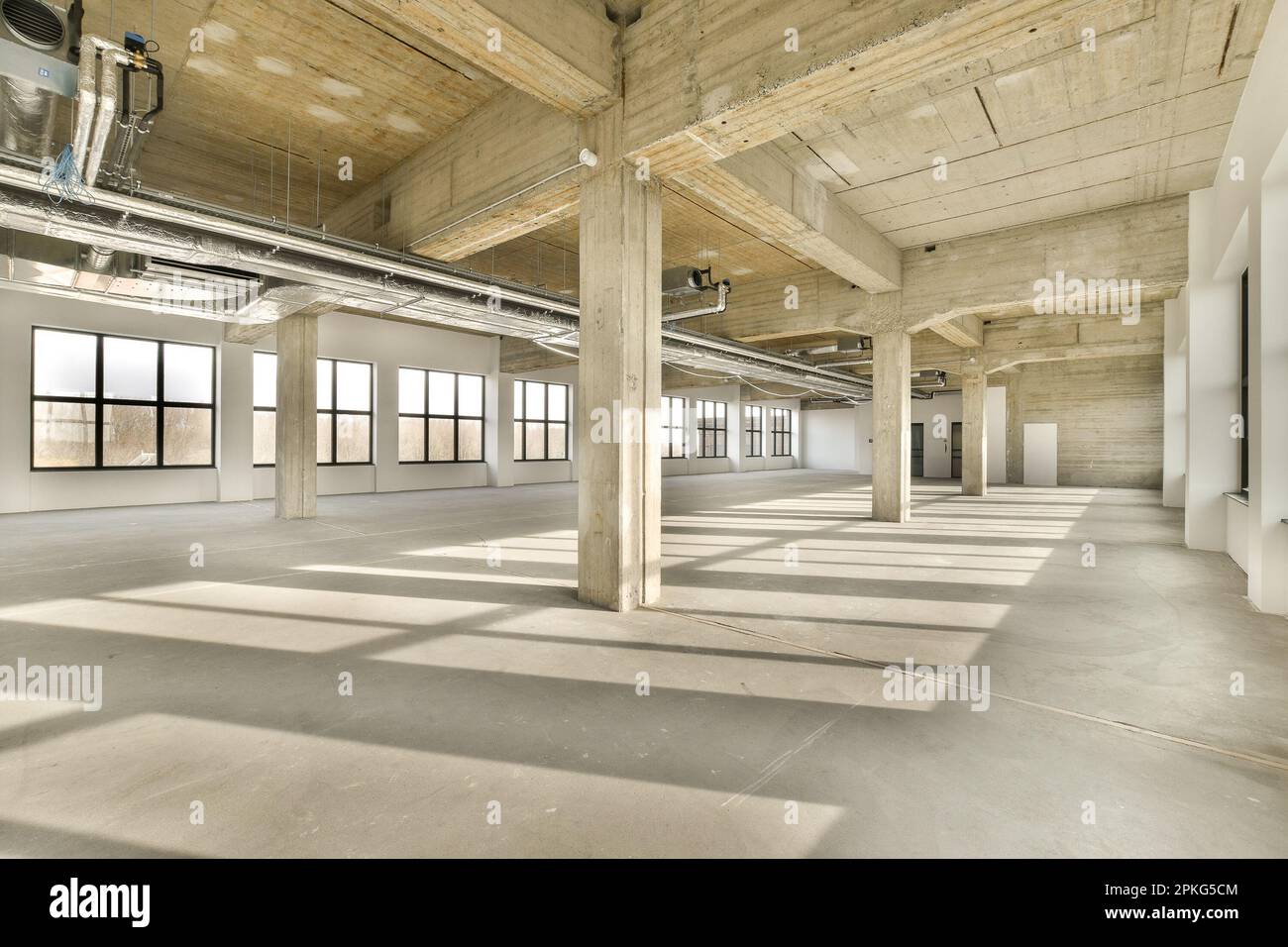 an empty office space with no one person on the floor or people in the ...