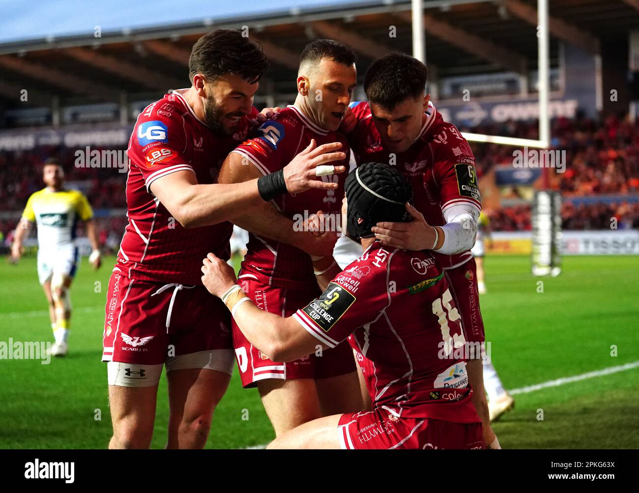 Leigh halfpenny scarlets hi-res stock photography and images - Alamy