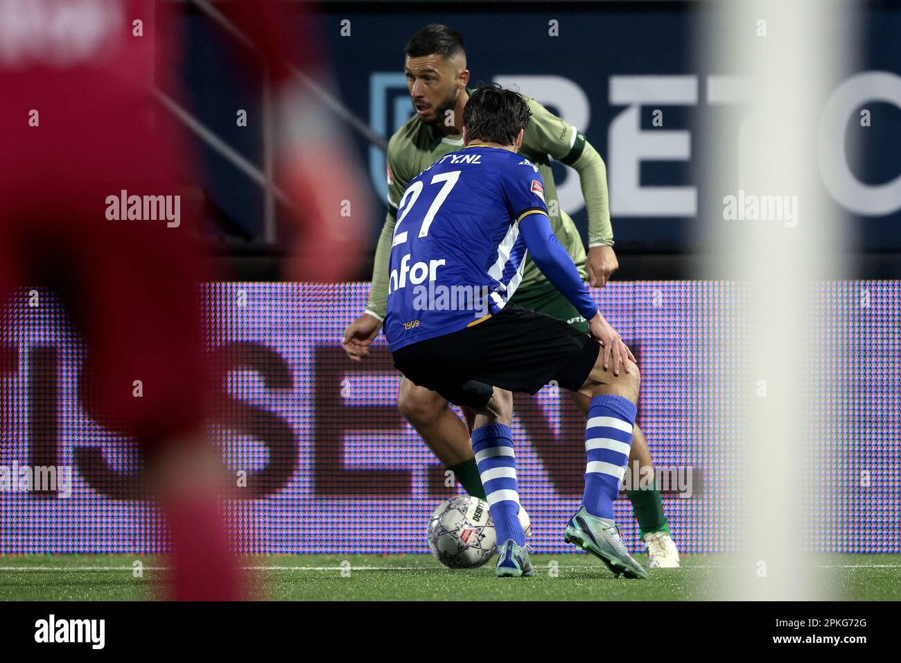 EINDHOVEN - (lr) Haris Medunjanin of PEC Zwolle, Dyon Dorenbosch of FC ...