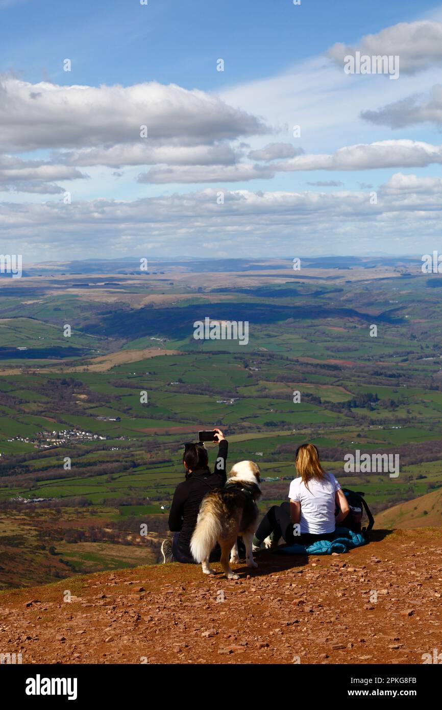 UK Weather: Good Friday bank holiday, April 7th, 2023. Brecon Beacons ...