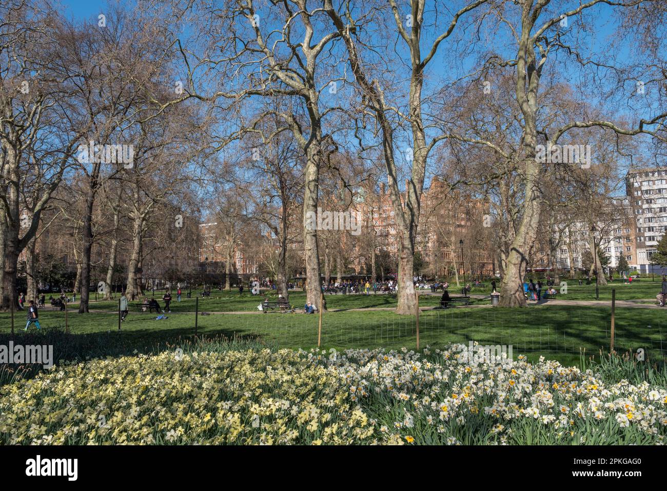 Russell square park london hi-res stock photography and images - Alamy