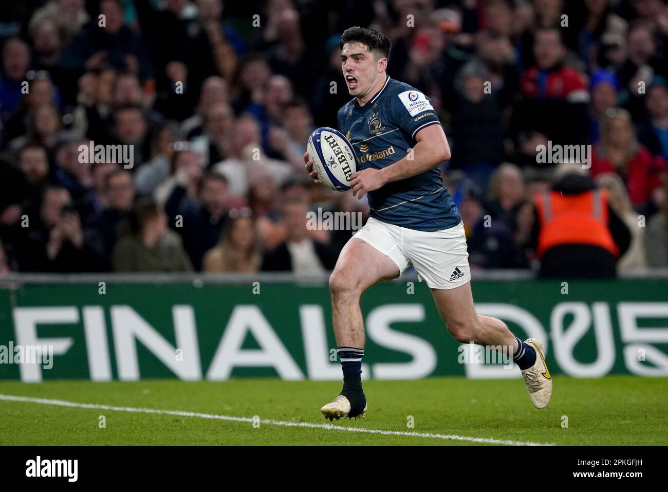 Leinster’s Jimmy O'Brien on his way to score his sides sixth try during ...