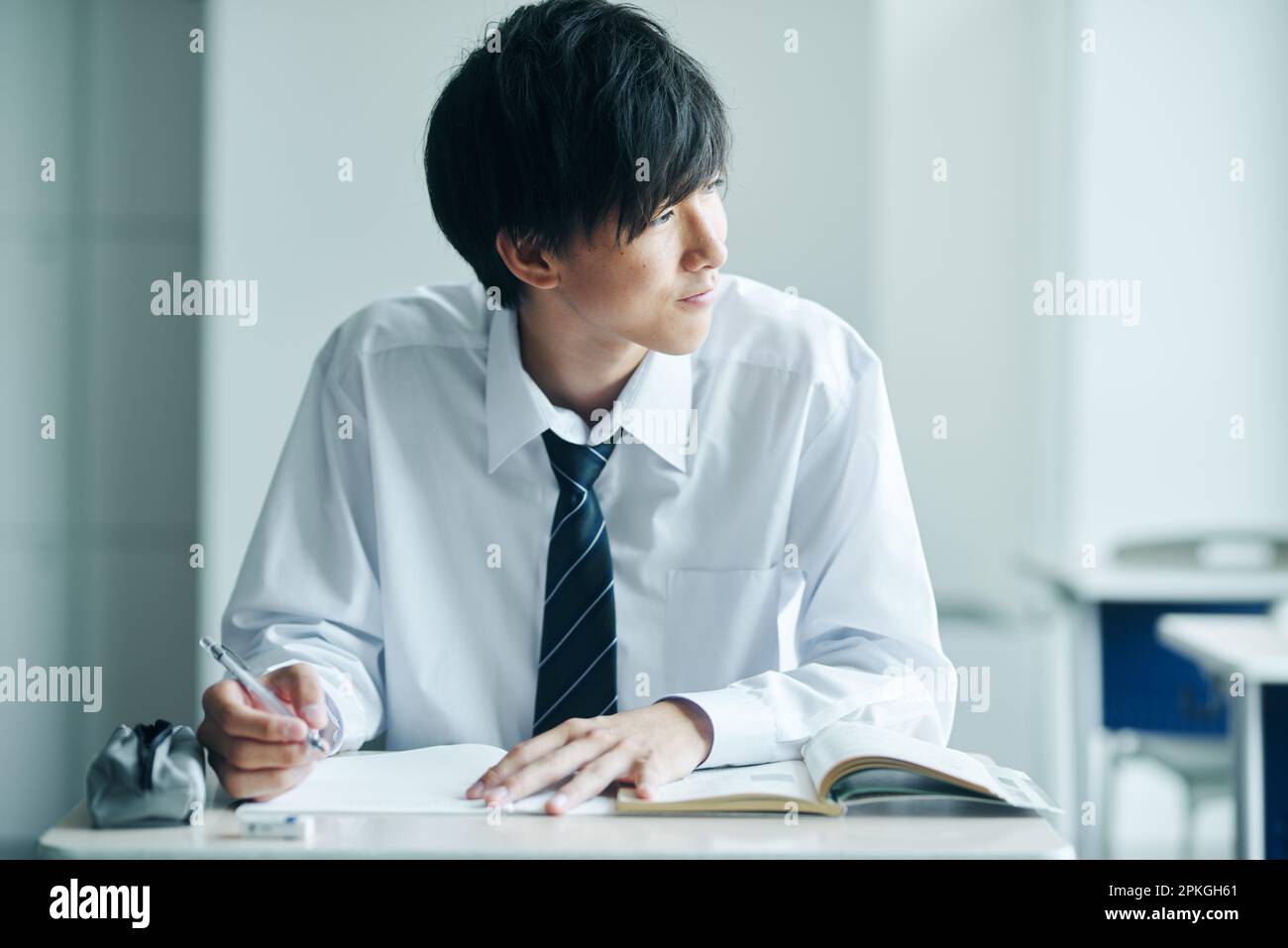 High school boy classroom hi-res stock photography and images - Alamy