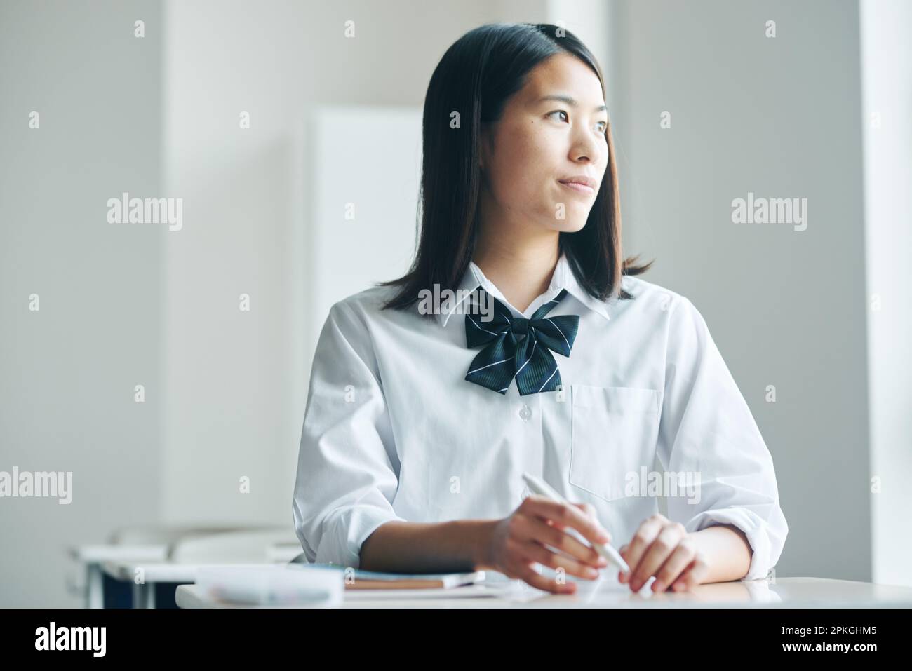 High school girls in classroom hi-res stock photography and images - Alamy