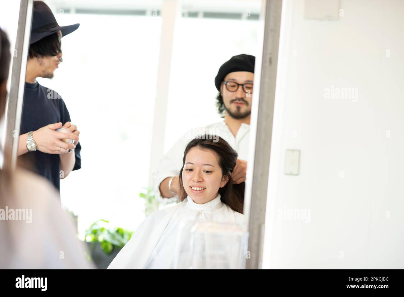Young asian female getting hair hi-res stock photography and images - Alamy