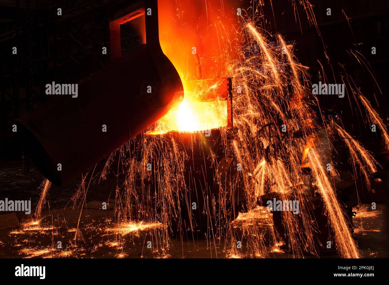 Car manufacturing process hi-res stock photography and images - Alamy
