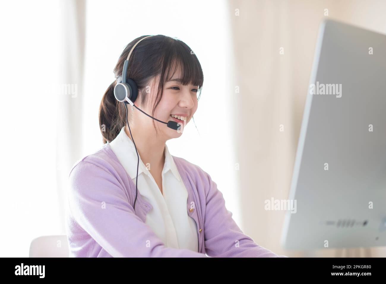 Asian operator hi-res stock photography and images - Alamy