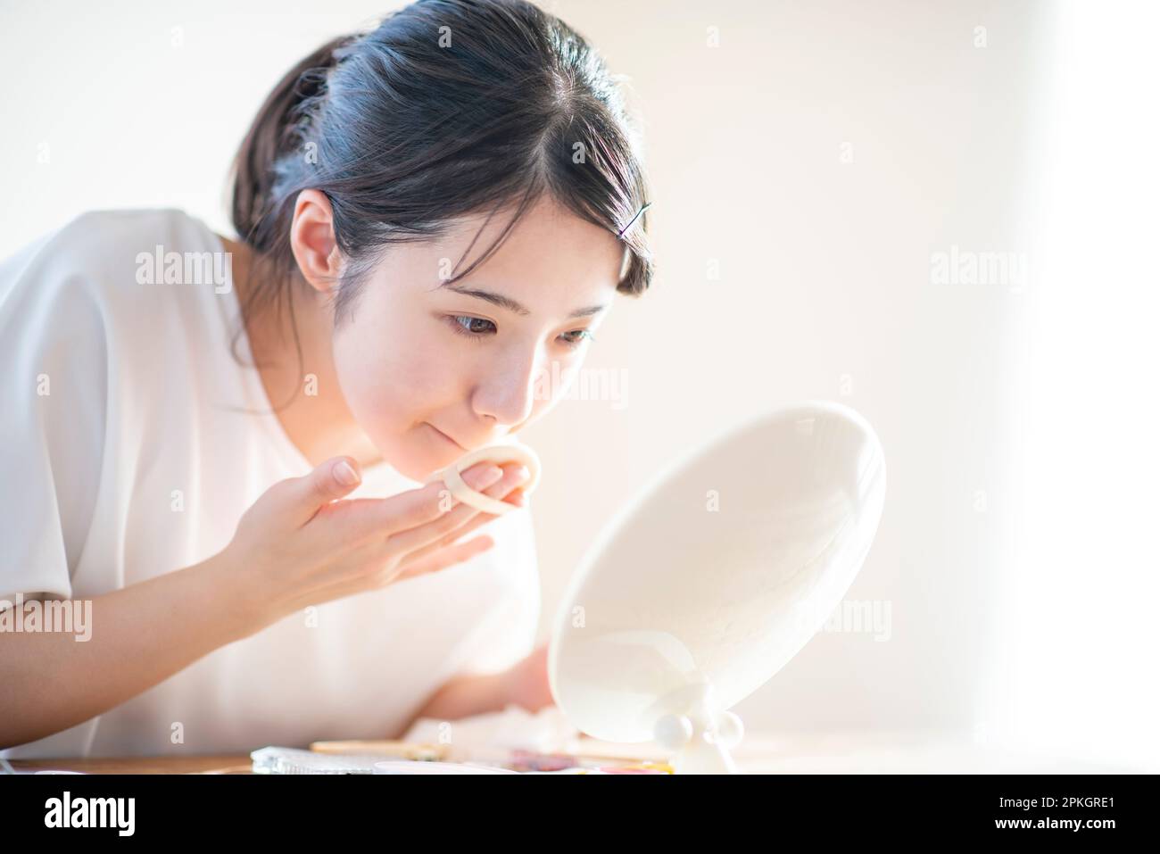 Young women and getting ready office hi-res stock photography and ...
