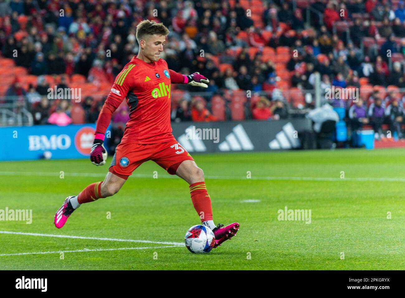 George marks hi-res stock photography and images - Alamy