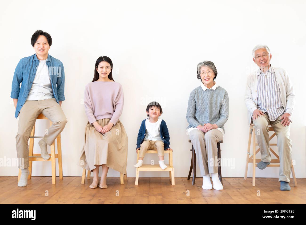 Three generations father son grandson hi-res stock photography and ...