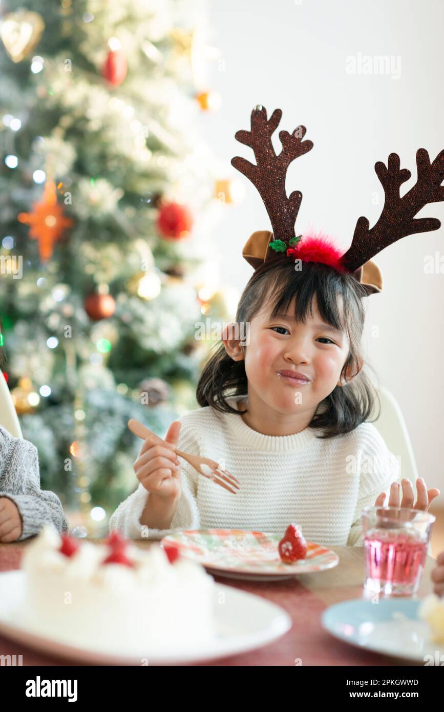 Japan christmas tree costume hi-res stock photography and images - Alamy