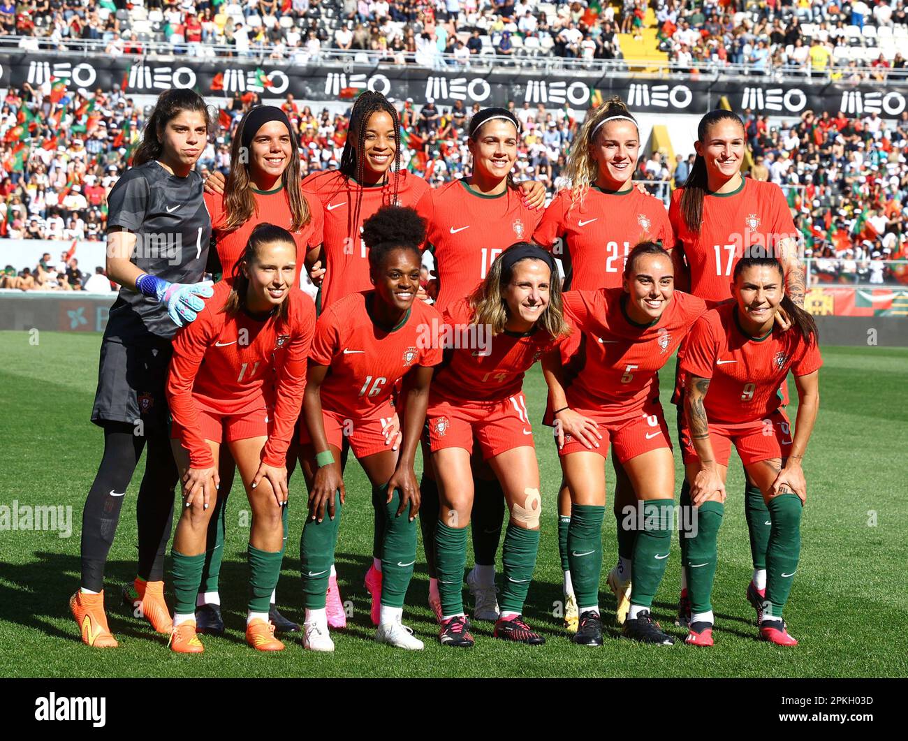 Prtugal's players pose for a photo ahead of the football women's ...
