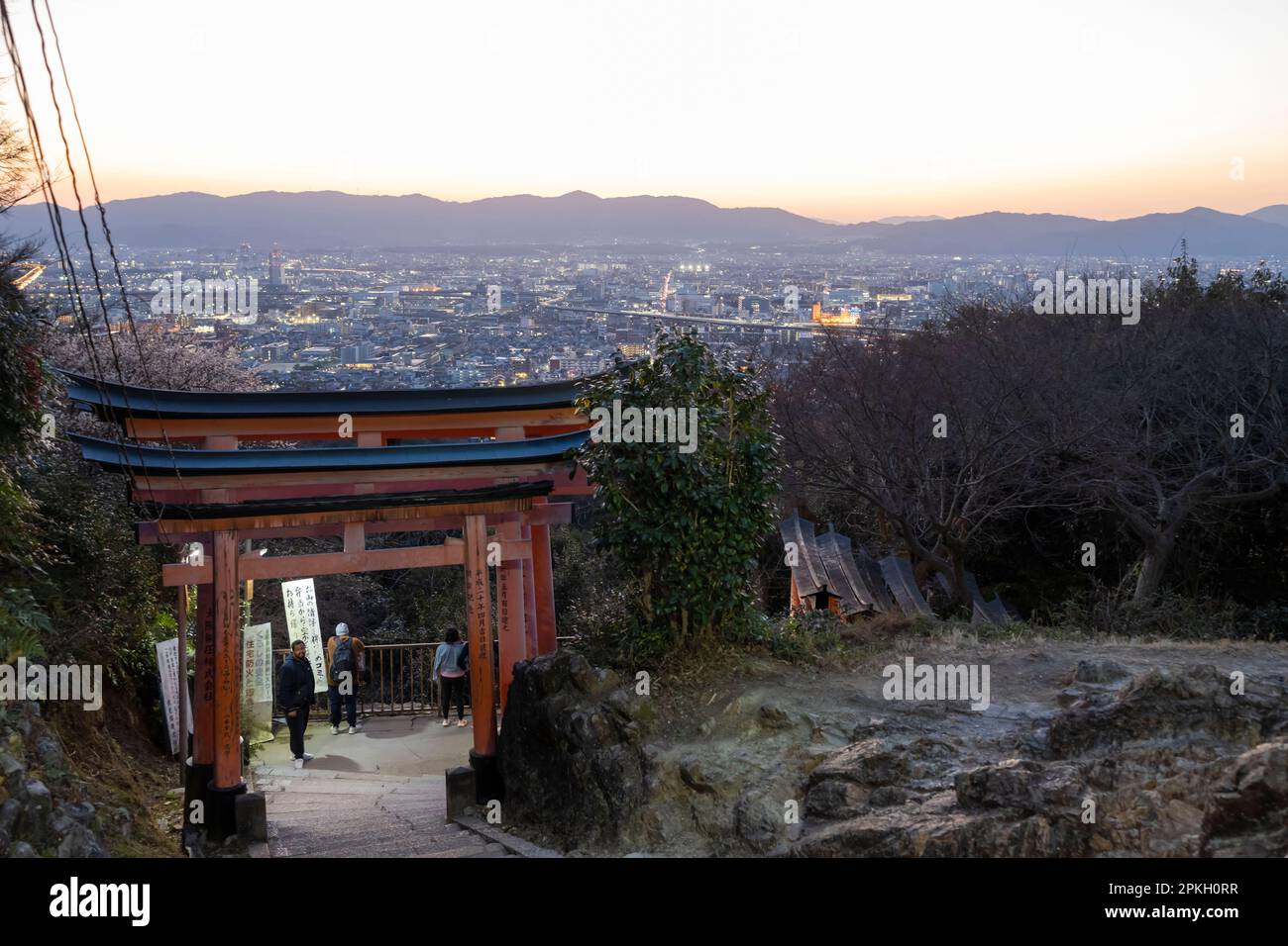 Shinto torii gardens and temples hi-res stock photography and images ...